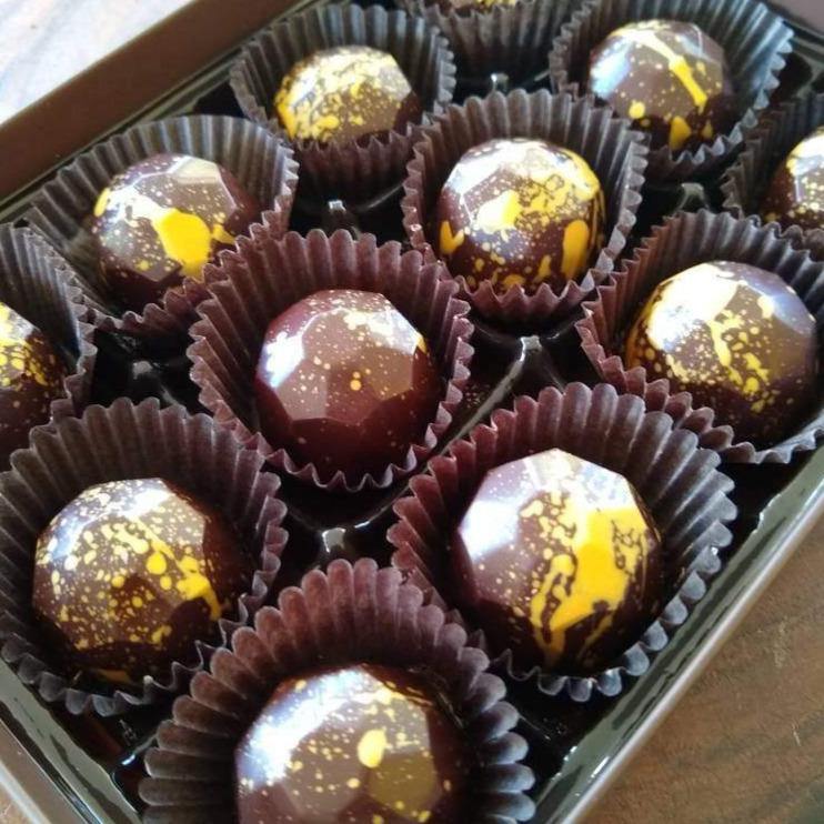 Dark Chocolate Salted Caramel Gift Box – m2 Confections